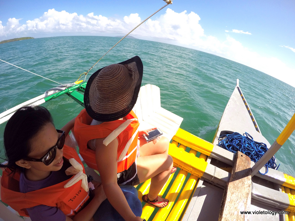 CALAGUAS: Arriving at Paracale Port – VIOLETOLOGY